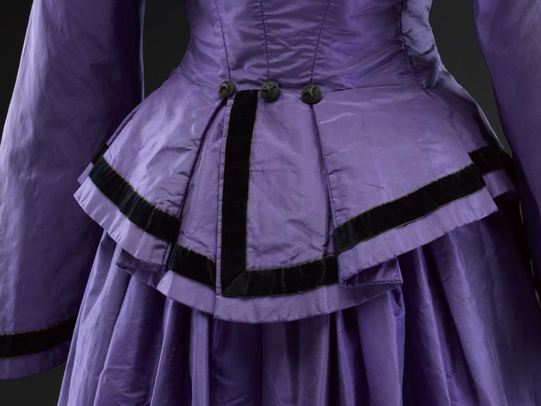 Silk skirt and blouse dyed with Perkin's mauve aniline dye | Science ...