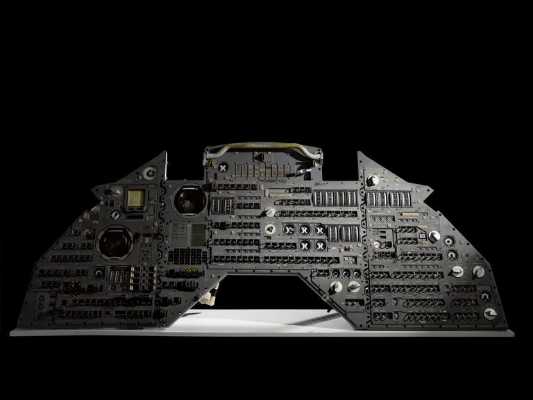Instrument panel from 1 of 3 Apollo Command Module simulators | Science ...