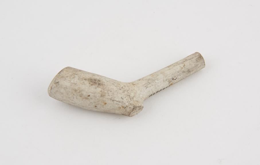 Clay tobacco pipe | Science Museum Group Collection