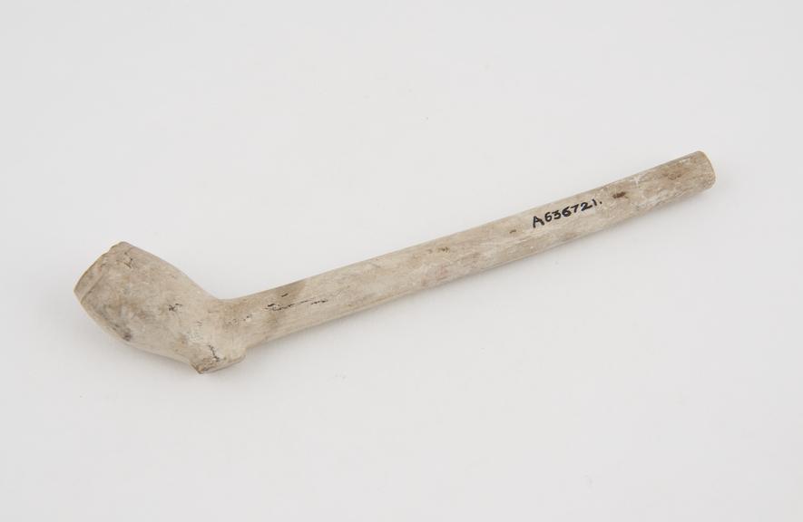 clay tobacco pipe | Science Museum Group Collection