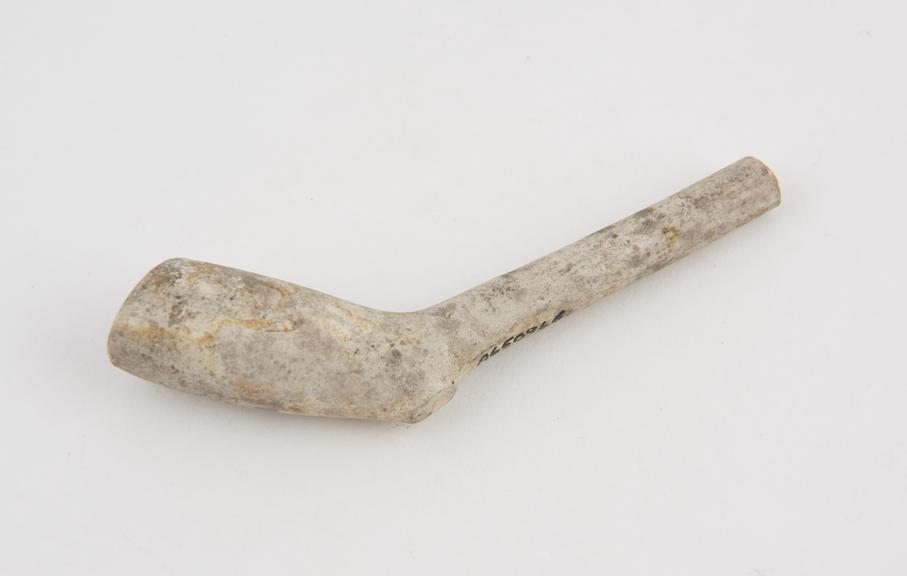 Clay tobacco pipe | Science Museum Group Collection