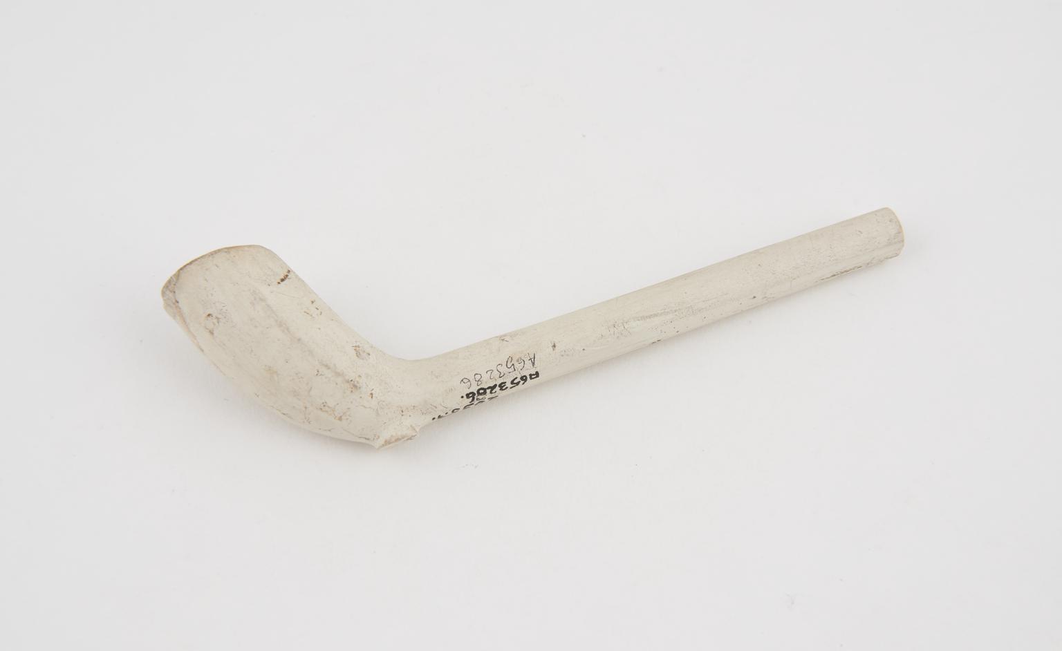 Clay tobacco pipe | Science Museum Group Collection