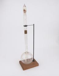 Large radiometer with suspended pith vane | Science Museum Group Collection