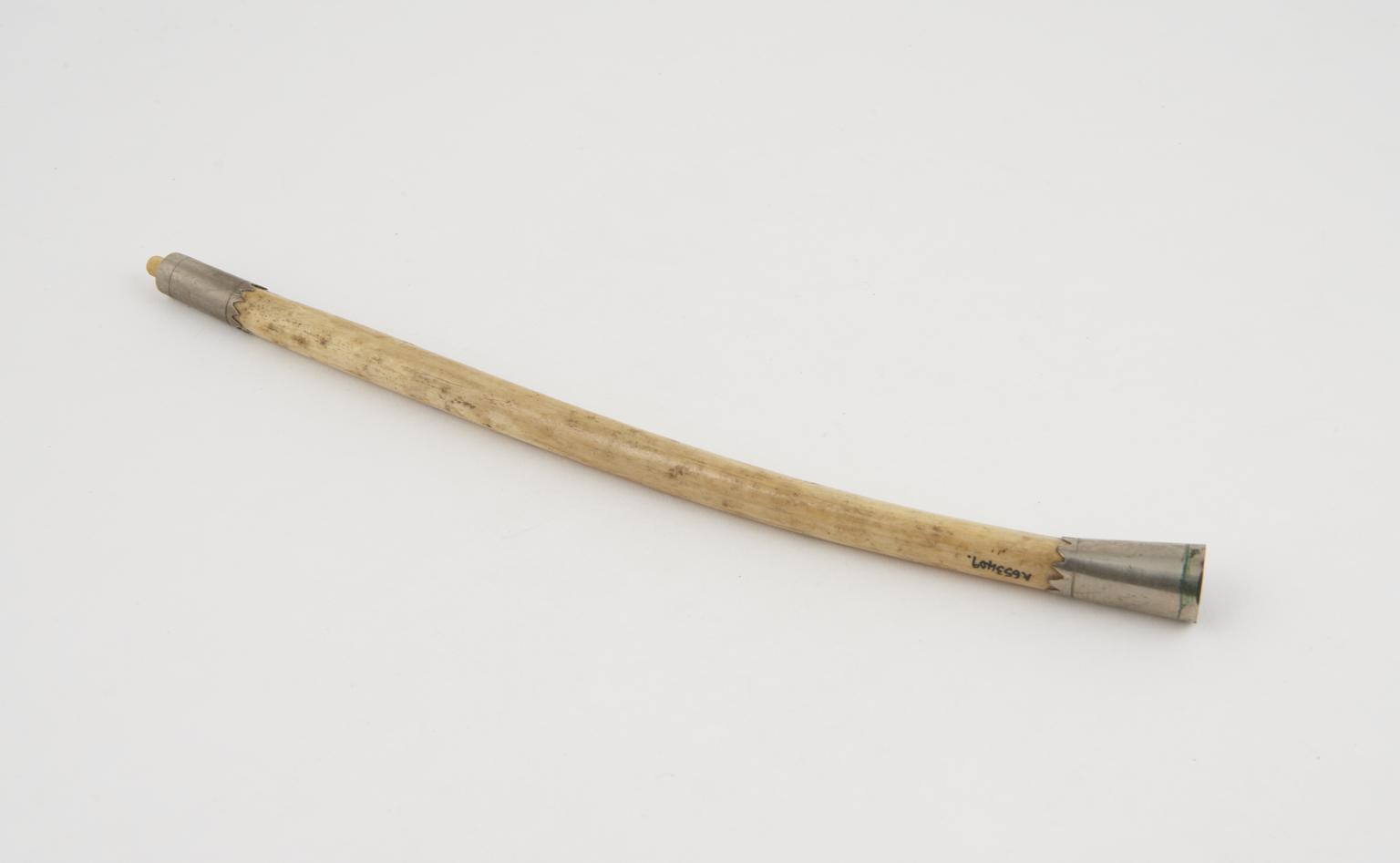 Ivory tobacco pipes separate from stems | Science Museum Group Collection