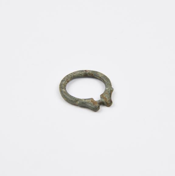 Bronze finger ring | Science Museum Group Collection