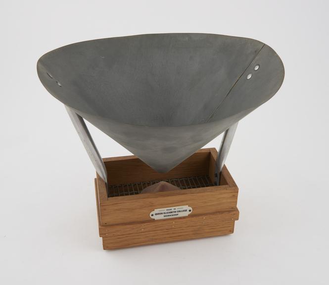 Unidentified funnel-like apparatus | Science Museum Group Collection