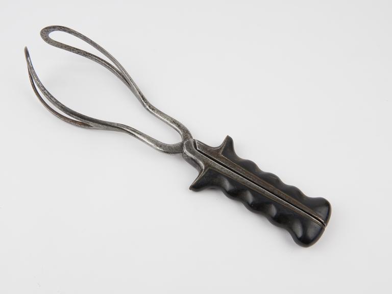 Simpson-type obstetrical forceps | Science Museum Group Collection