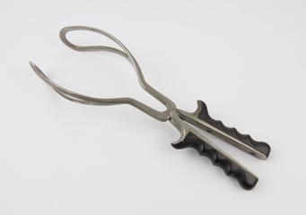 Simpson-type obstetrical forceps | Science Museum Group Collection