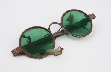 Pair of old spectacles | Science Museum Group Collection