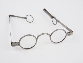 Spectacles with round lenses, folding side-arms and bows | Science ...
