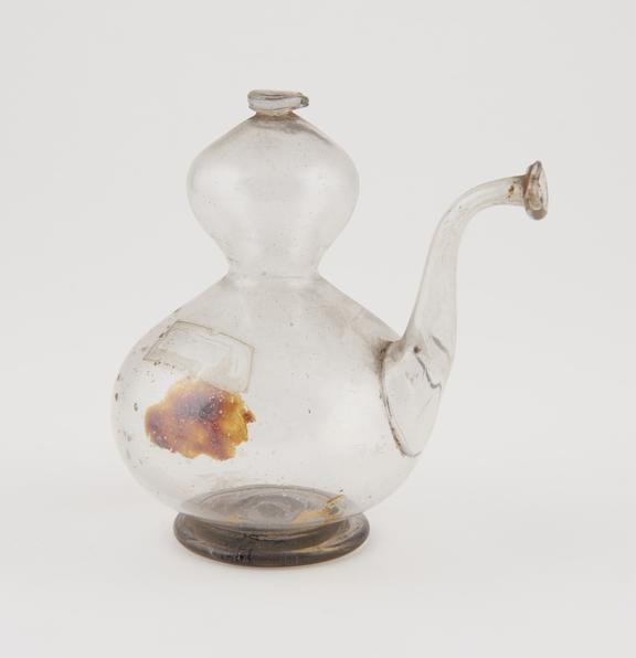 Glass flask with spout, possibly c.1600 | Science Museum Group Collection
