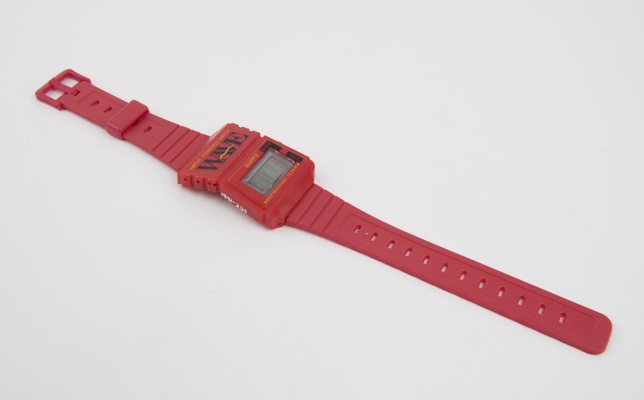 "Wave, water powered watch" with quartz crystal movement | Science ...