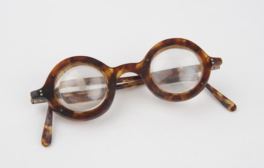 Cataract spectacles with plastic tortoiseshell frames | Science Museum ...