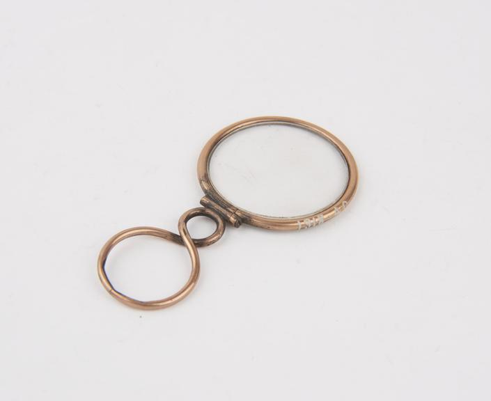 Early spectacles: hand monocular ("quizzing glass") | Science Museum ...