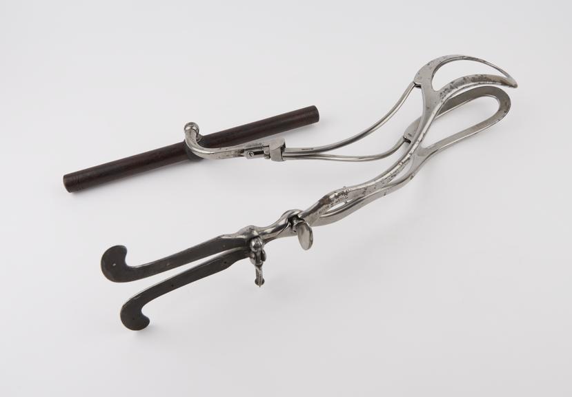 Axis traction obstetrical forceps | Science Museum Group Collection