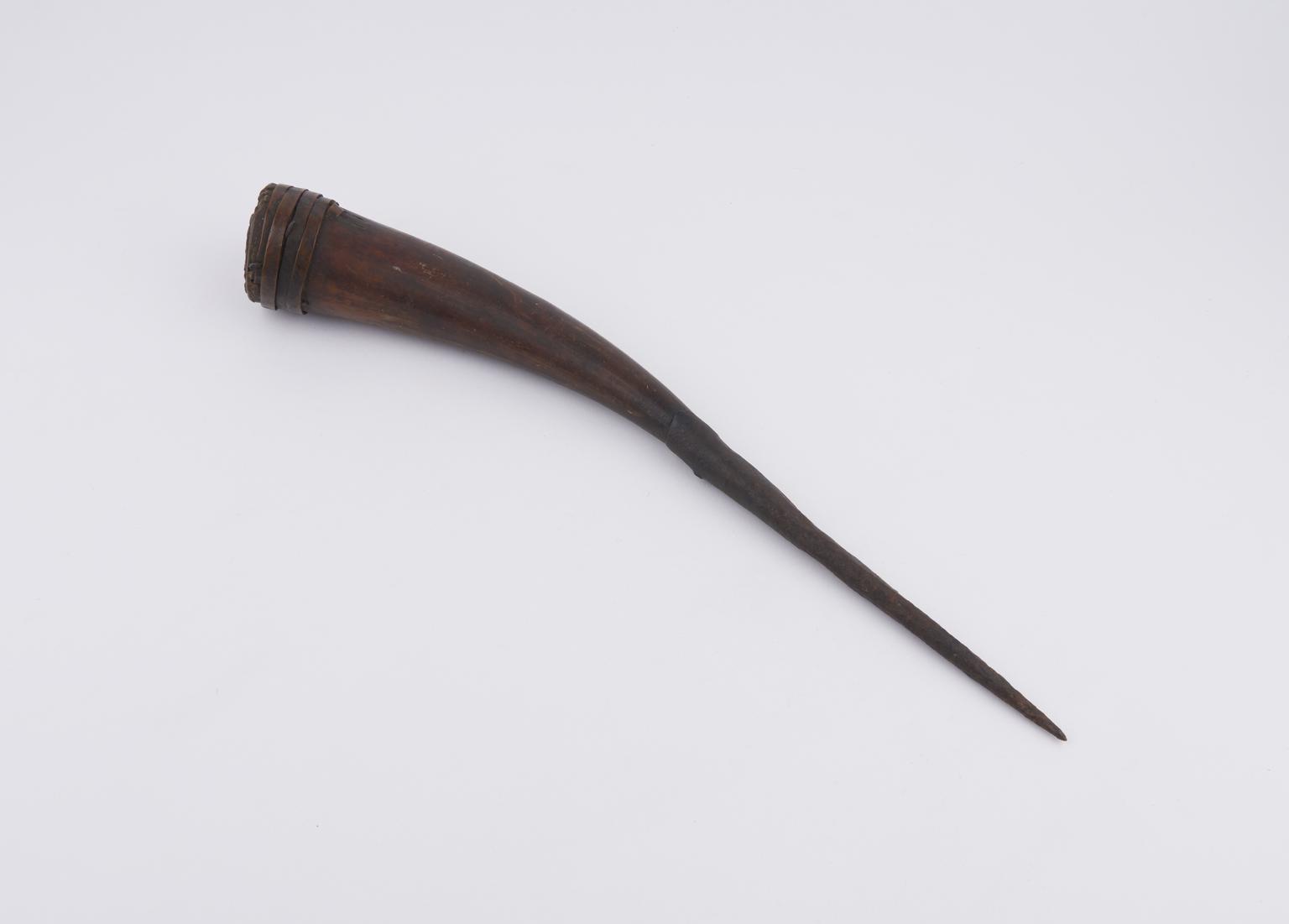 Horn torch made by the Ganda tribe | Science Museum Group Collection