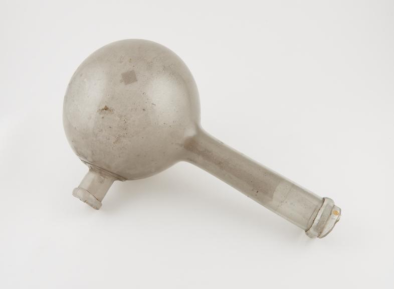 Retort, clear glass, European, 1850-1950 | Science Museum Group Collection