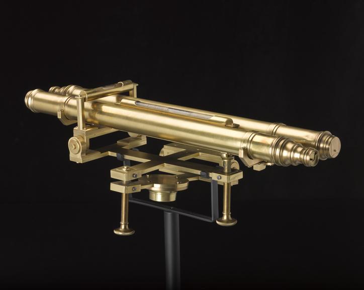 Double-telescope surveying level fitted with two bubble levels ...