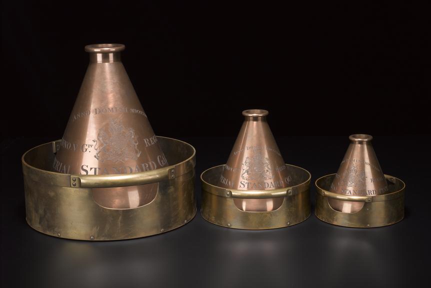 Brass Imperial Standard Gallon measure | Science Museum Group Collection