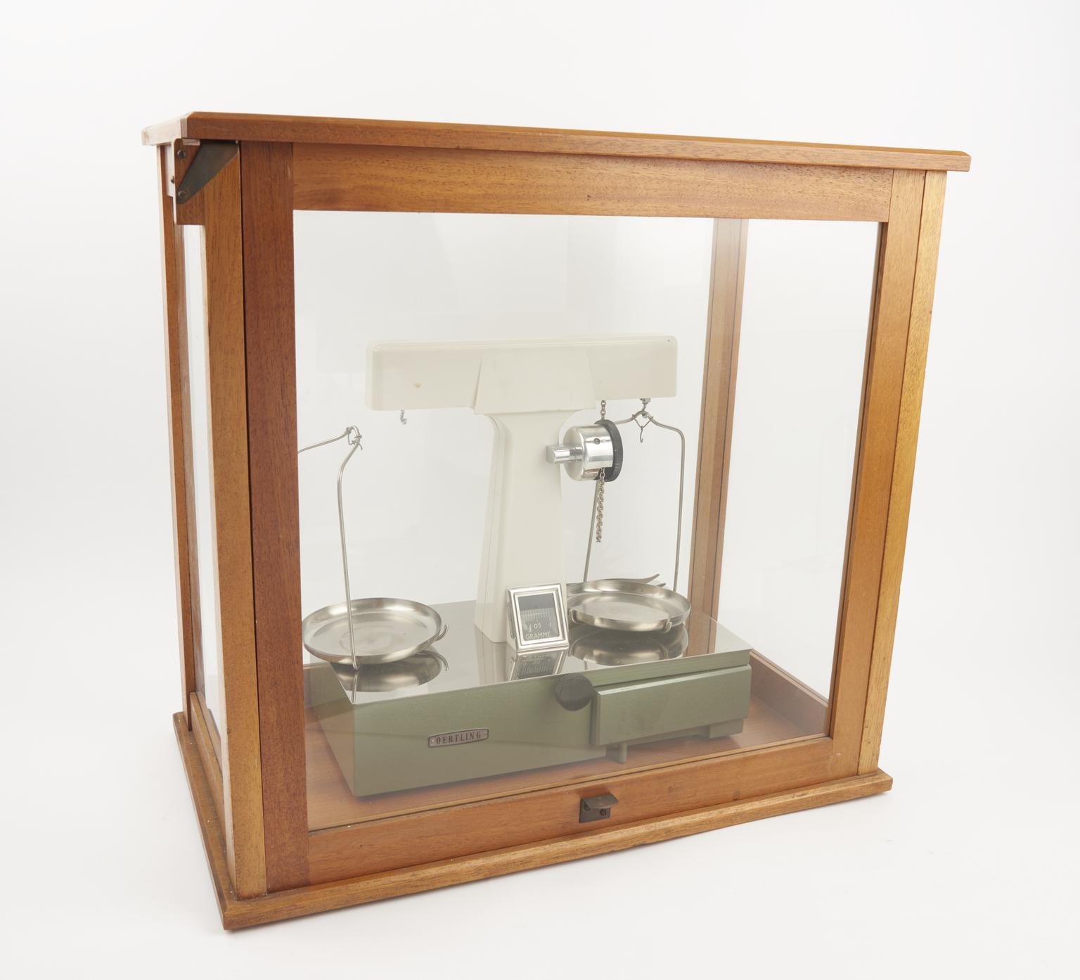 Oertling chain-dial balance model No.J10 serial No.12875 | Science ...