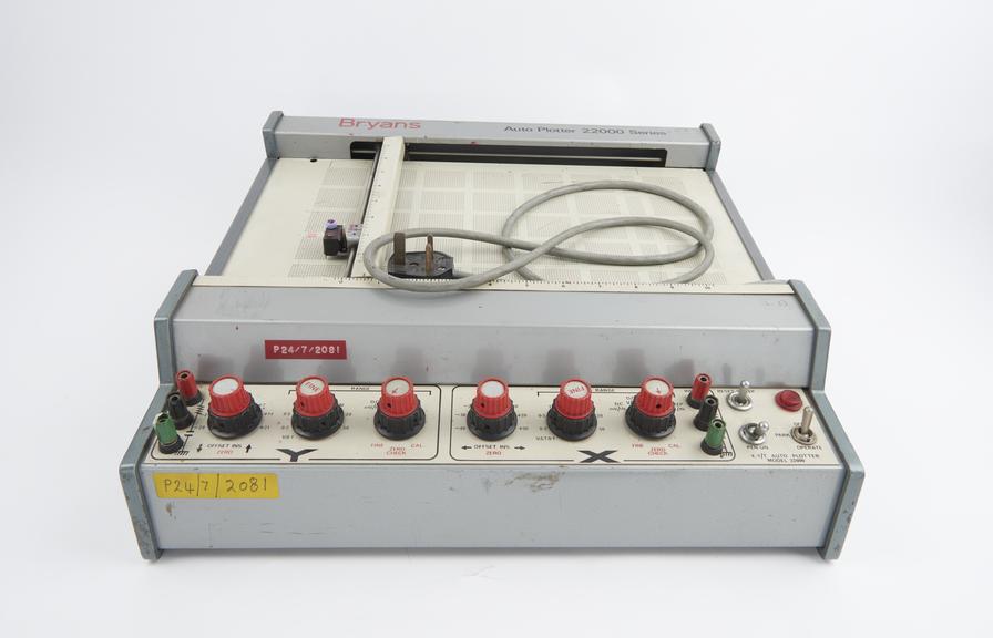 X, Y/T autoplotter model 2200 serial no. 137 by Bryans | Science Museum ...