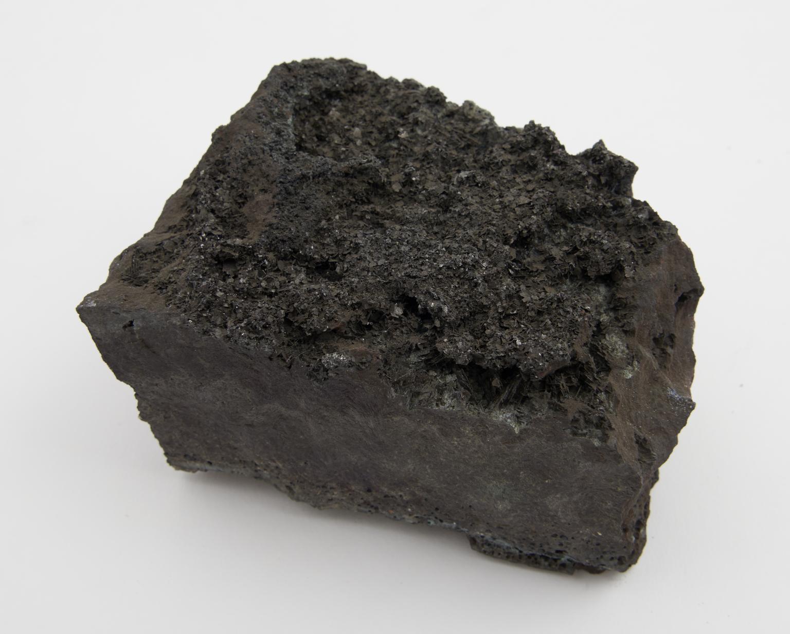 Haematite crystals in slag | Science Museum Group Collection
