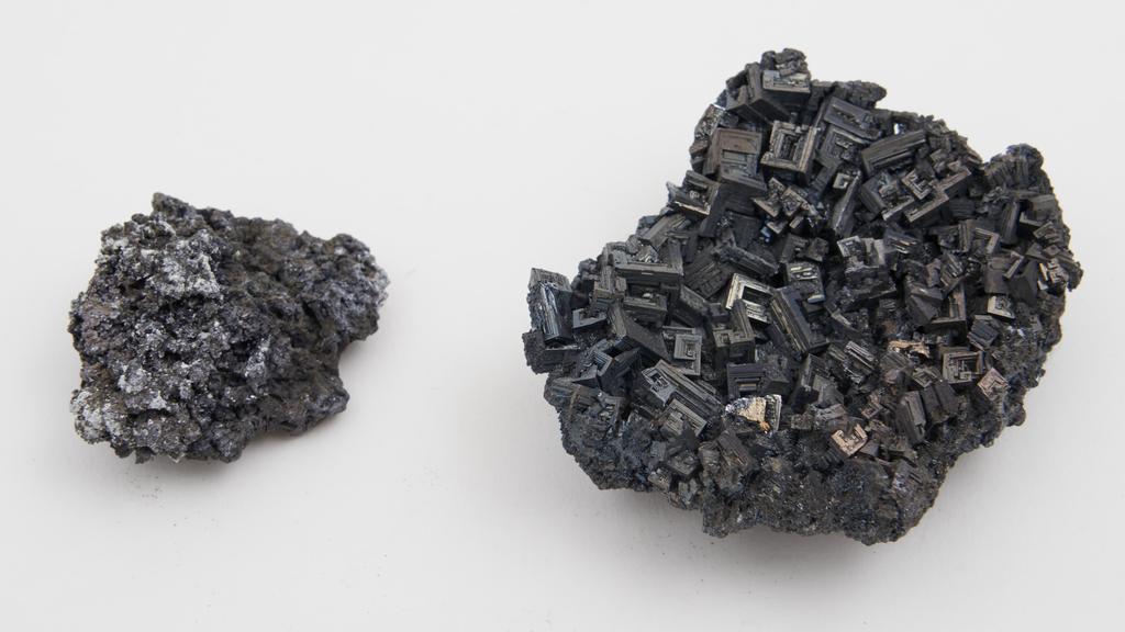 Artificially crystallised sulphide of lead. From a lead smelting ...