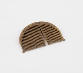 Crescent-shaped comb | Science Museum Group Collection