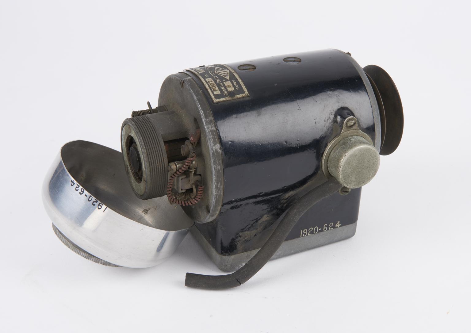 Motor car dynamo | Science Museum Group Collection