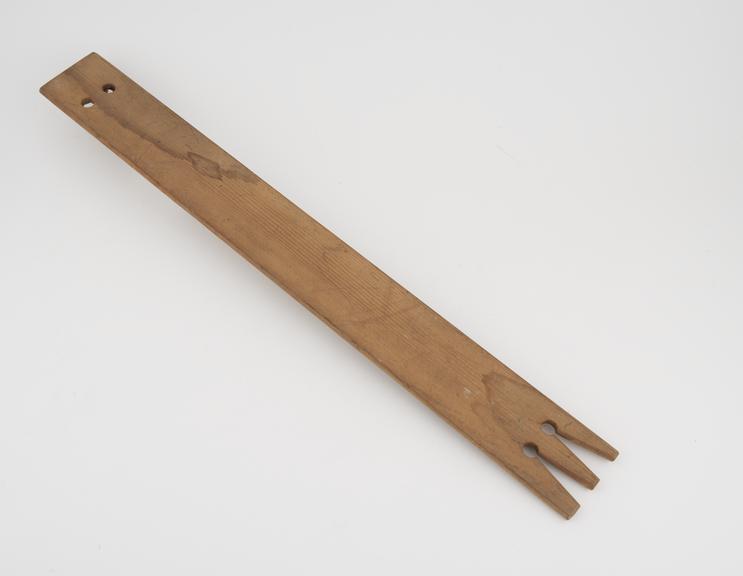 Leg splint, wood, European, 1910-1918 | Science Museum Group Collection