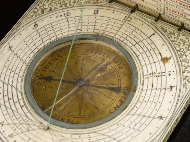 Tablet Sundial | Science Museum Group Collection