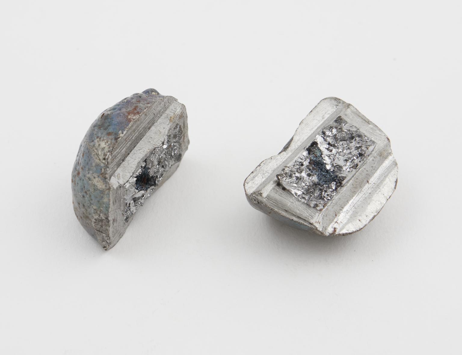 Wrought iron melted in 15 minutes from a 5/16 square bar in a closed ...