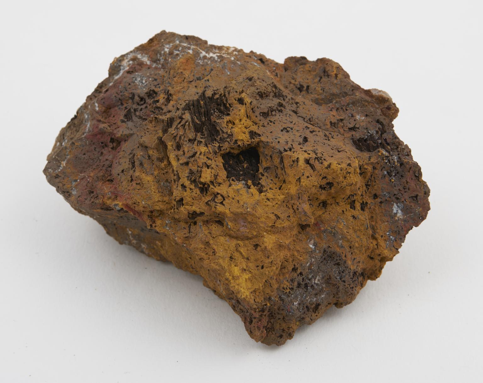 Brown haematite from Llantrissant | Science Museum Group Collection