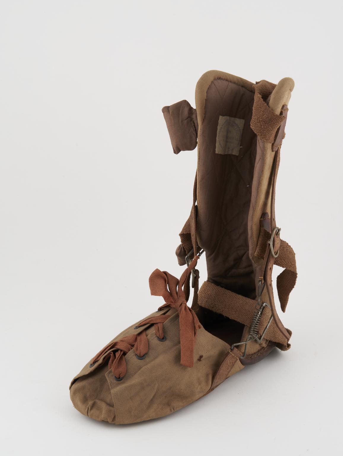 Padded left leg splint boot type | Science Museum Group Collection
