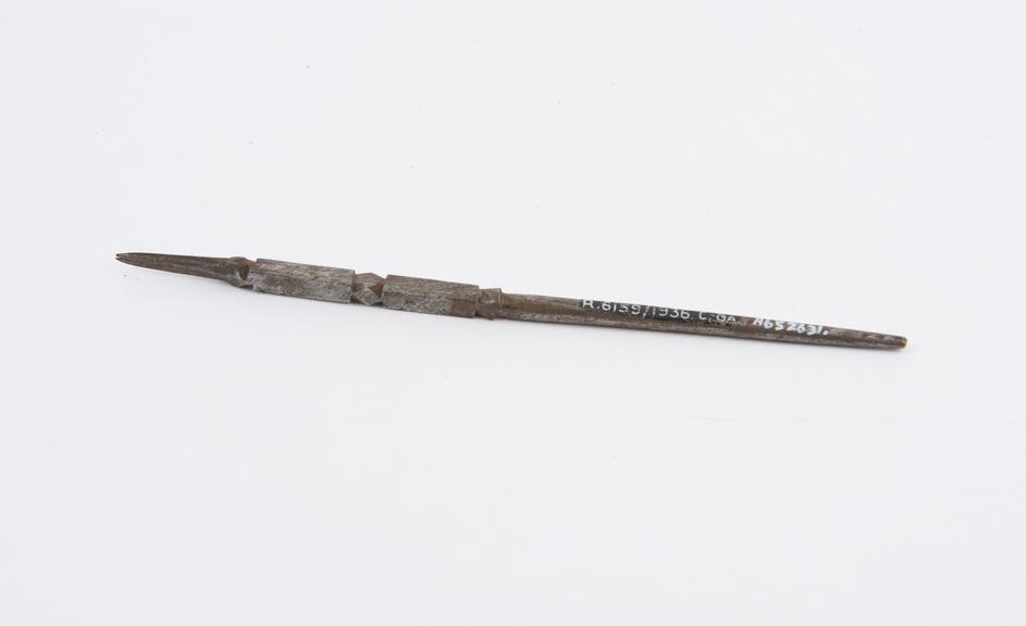 Small combined scalpel and probe | Science Museum Group Collection