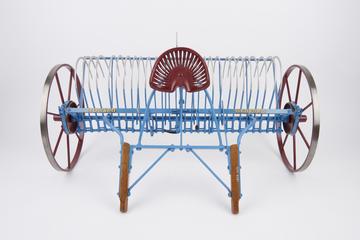 1:4 scale model of hay rake | Science Museum Group Collection