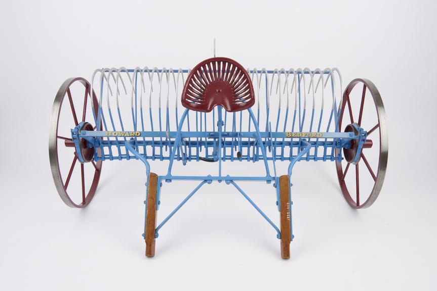 1:4 scale model of hay rake | Science Museum Group Collection