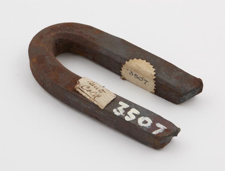Square bar of cast steel, bent cold | Science Museum Group Collection