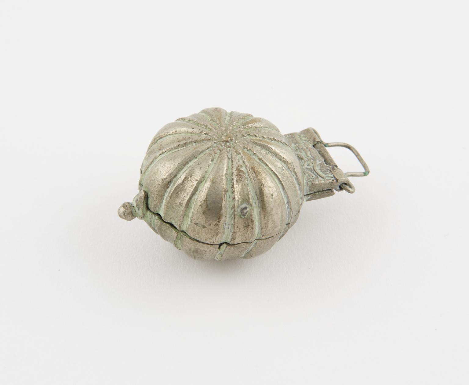 Tobacco box with orange segment type design | Science Museum Group ...