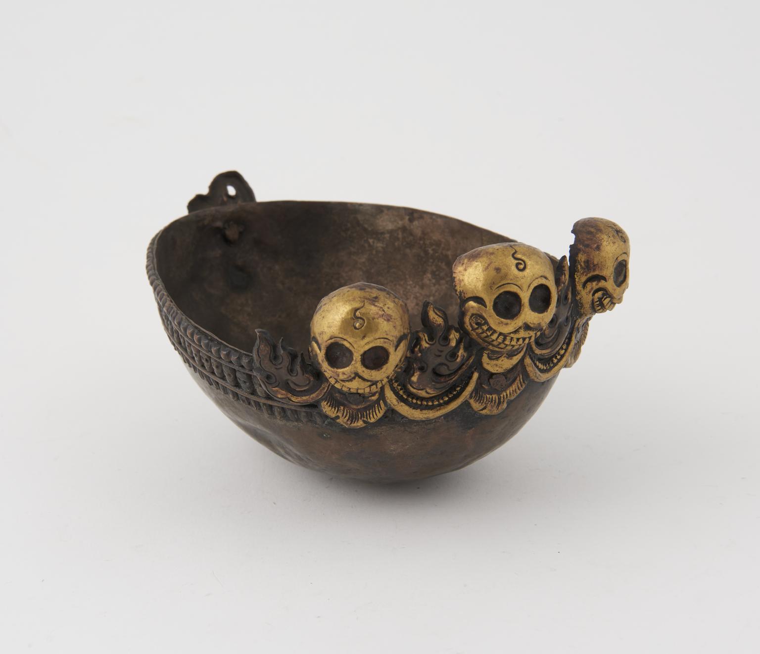 Skull-bowl with lid and stand | Science Museum Group Collection