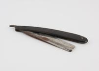 Cut-throat razor, used by J. Bruce | Science Museum Group Collection