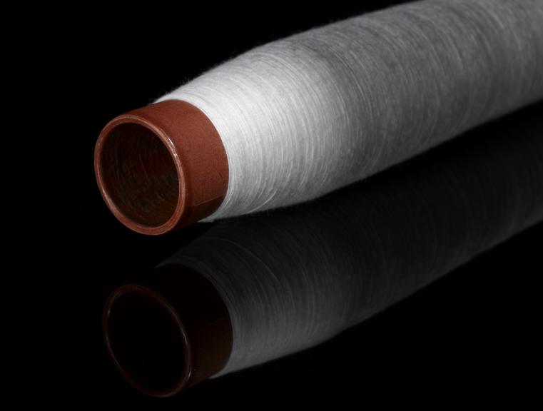 First sample of 100% spun 'terylene' yarn | Science Museum Group Collection
