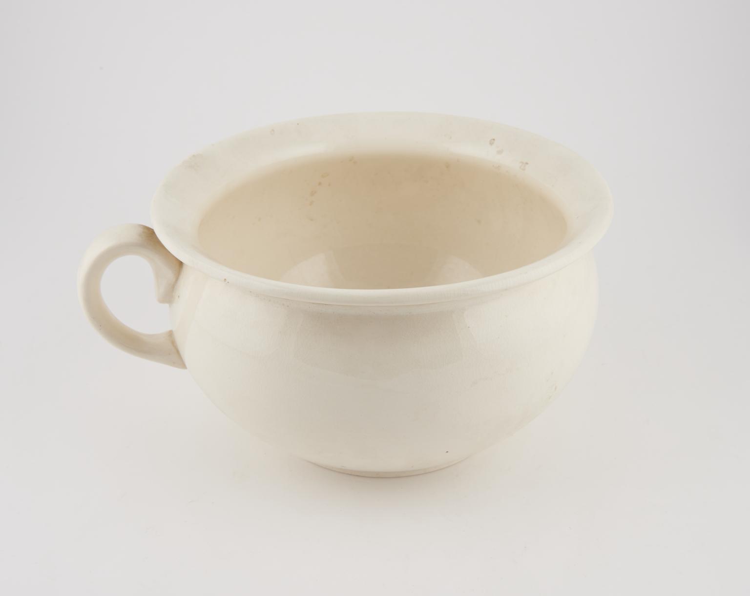 Chamber pot | Science Museum Group Collection