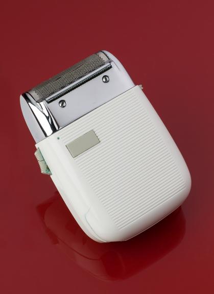 Sunbeam Shavemaster foil type electric razor | Science Museum Group ...