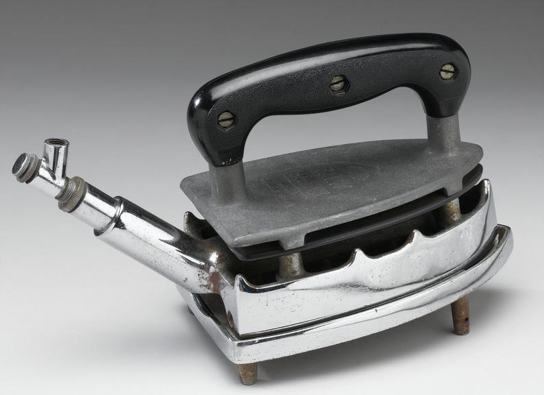 Gas iron, 1933 | Science Museum Group Collection
