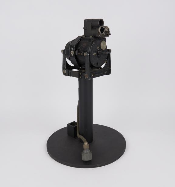 Gyro gun sight | Science Museum Group Collection