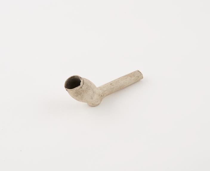 Clay tobacco pipe | Science Museum Group Collection