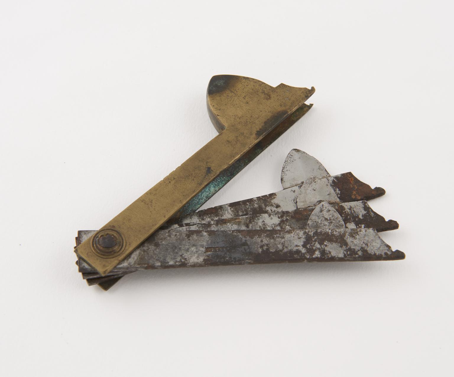 Metal three bladed fleam | Science Museum Group Collection