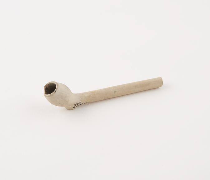 Clay tobacco pipe | Science Museum Group Collection