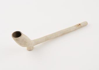 Clay tobacco pipe | Science Museum Group Collection